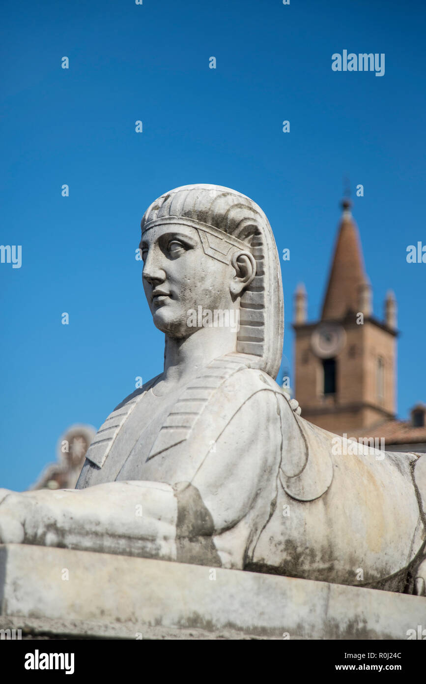 Sphinx statue, Piazza Del Popolo, Rome, Italy Stock Photo - Alamy