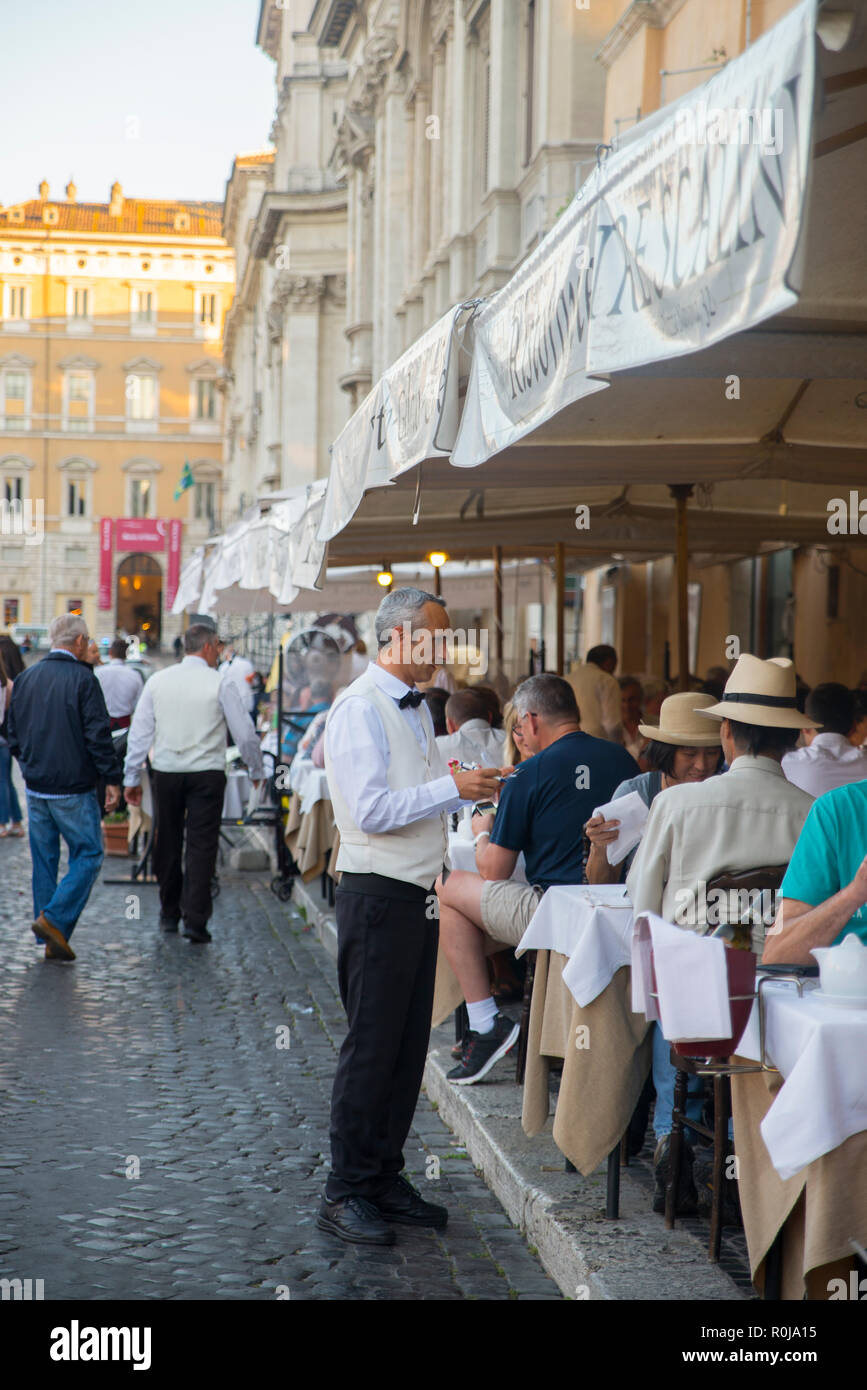 Italian waiters italy restaurant hi-res stock photography and images ...