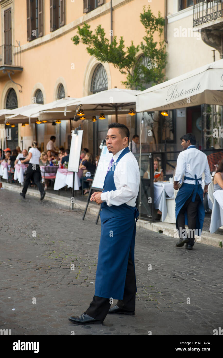 Waiters serving tables, Piazza Navona, Rome, Italy Stock Photo - Alamy