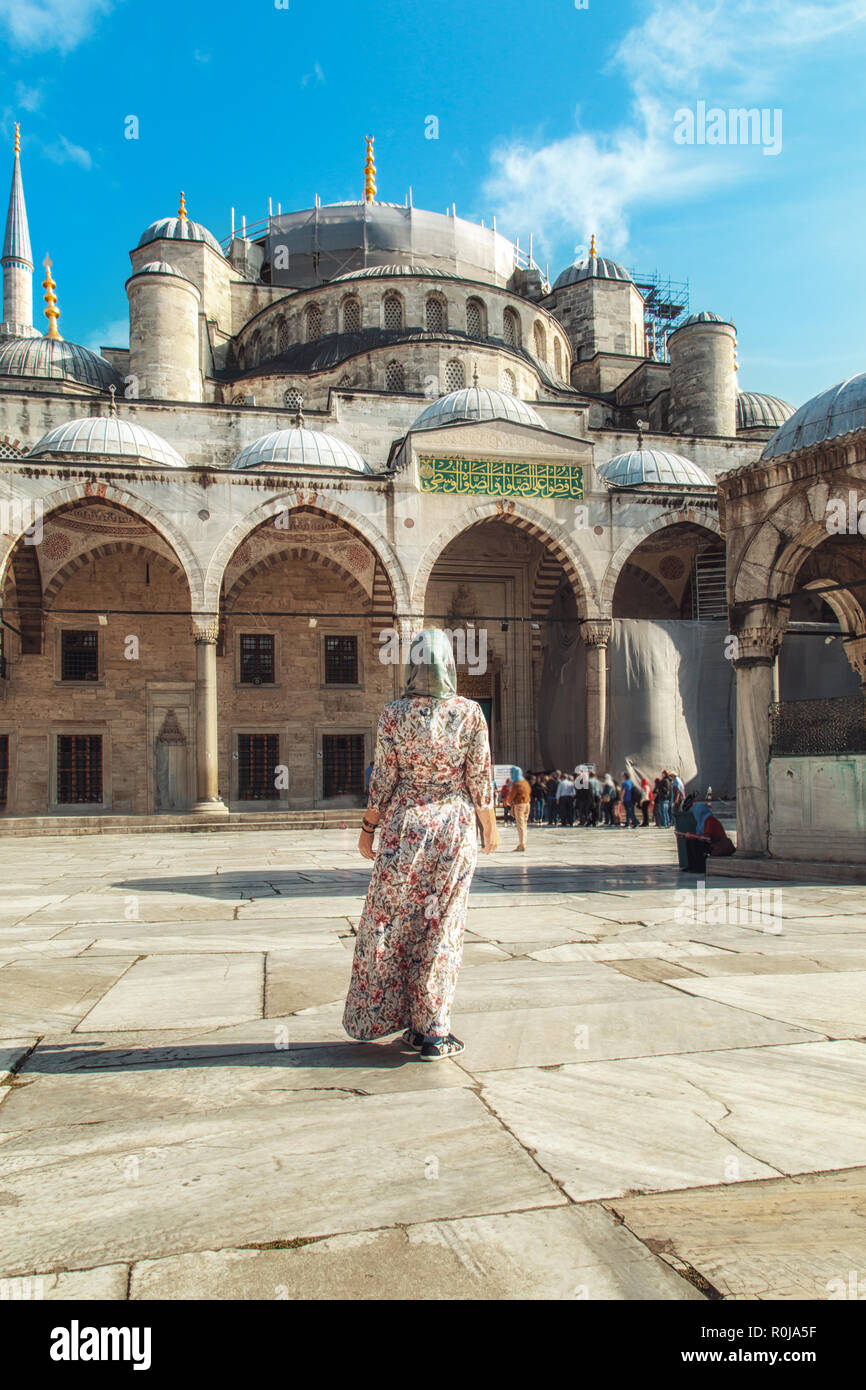 Turkish muslim girl istanbul hi-res stock photography and images - Alamy