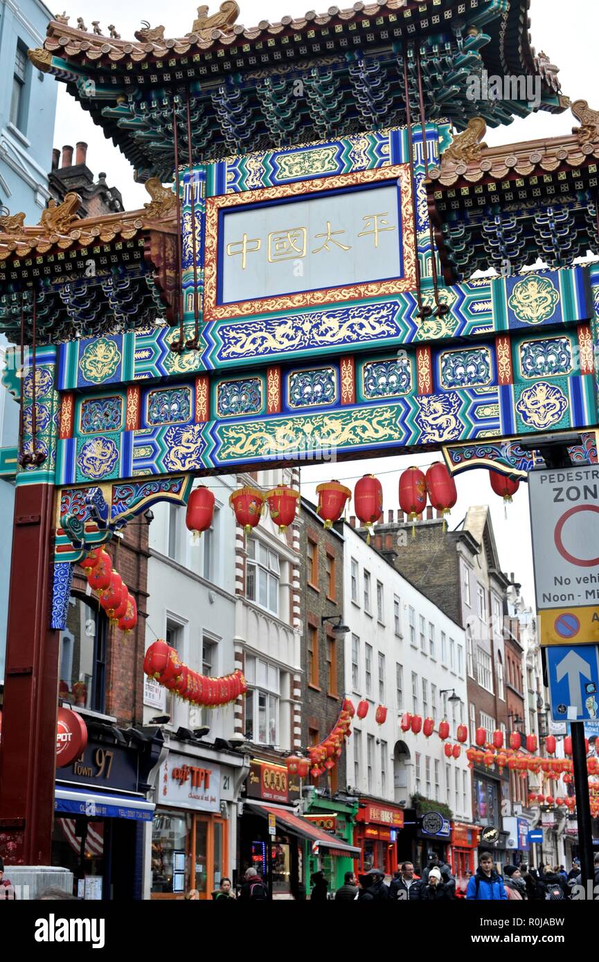 Chinese take away london chinatown uk hi-res stock photography and ...