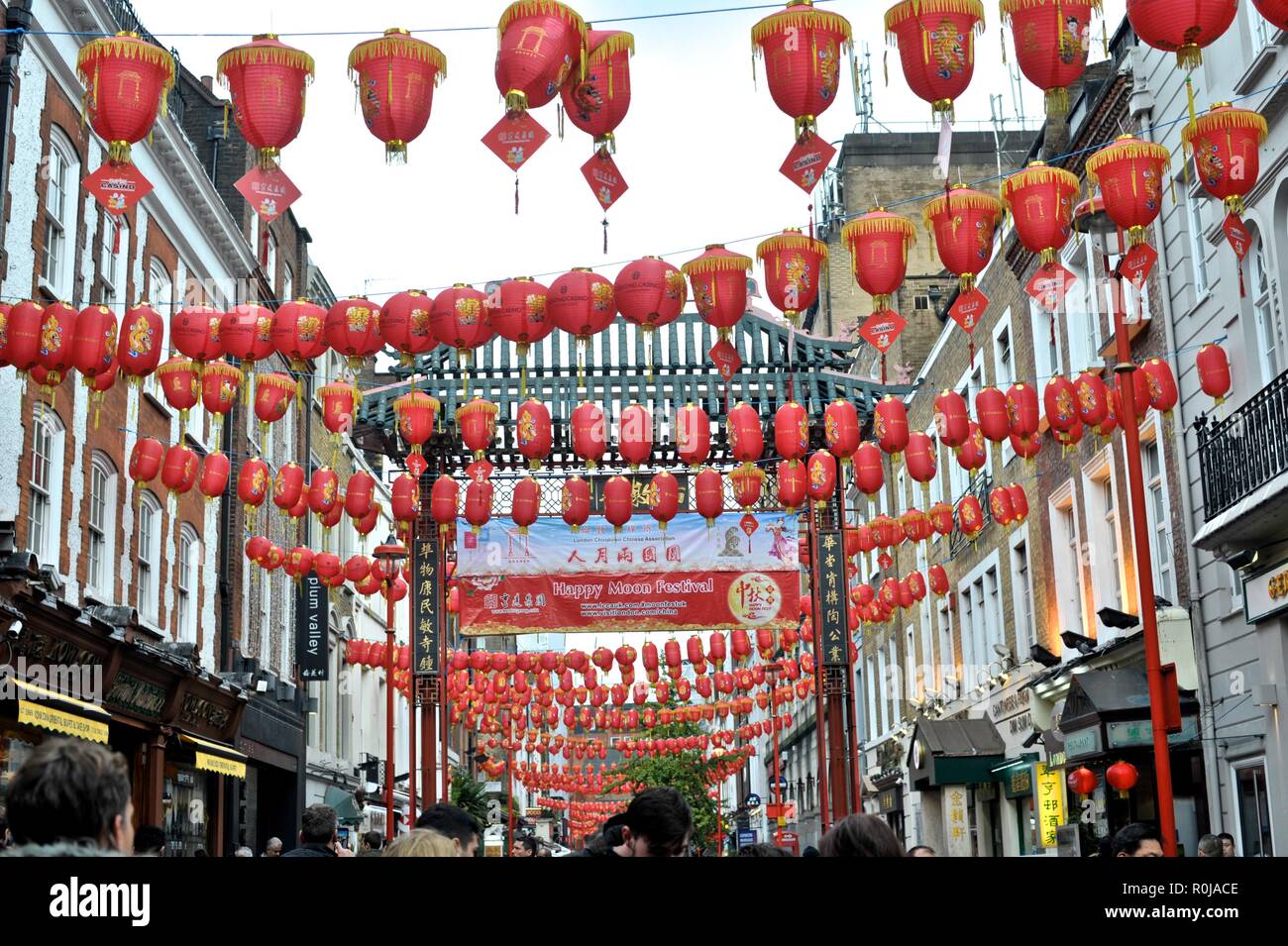 Tourists in londons chinatown hi-res stock photography and images - Alamy