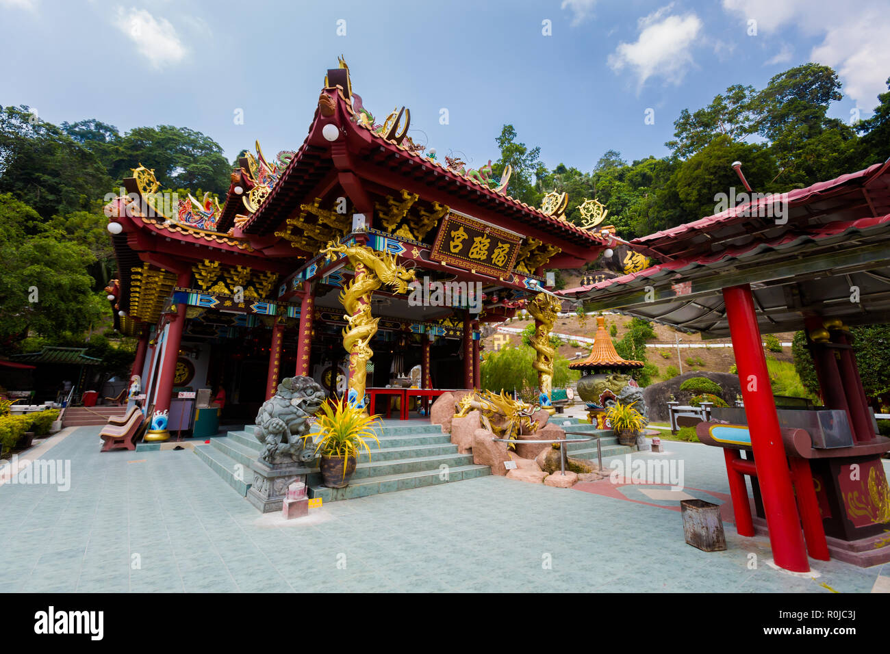 Beautiful architecture of Foo Lin Kong chinese temple on Pangkor island ...