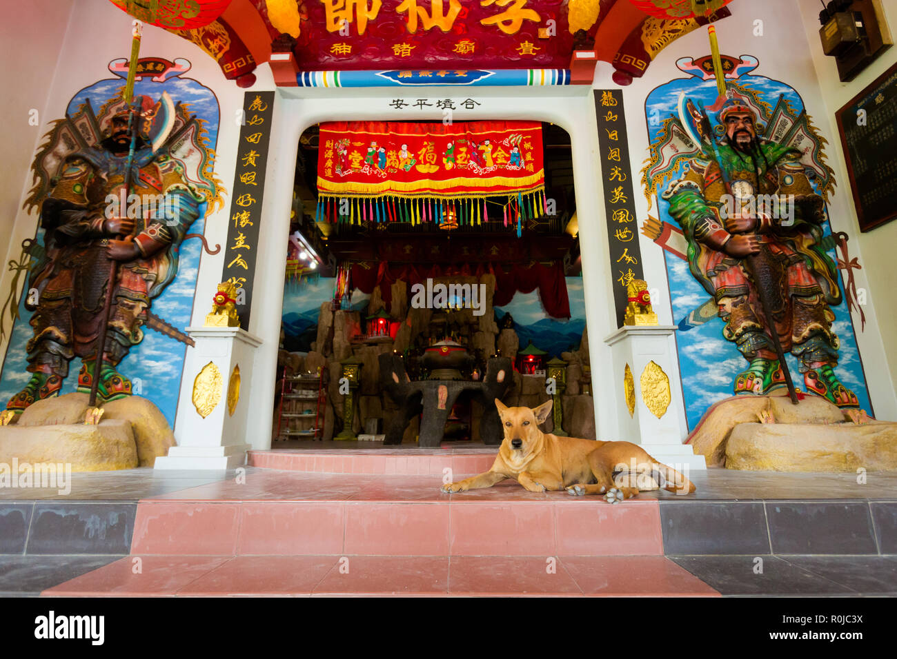 Beautiful architecture of Foo Lin Kong chinese temple on Pangkor island ...