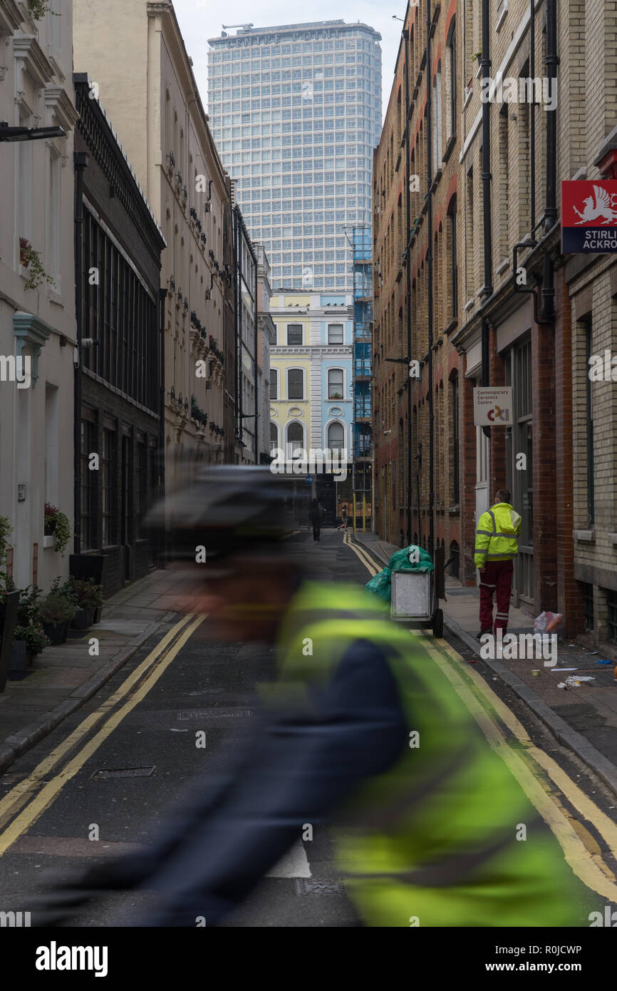 Centre point tower hi-res stock photography and images - Alamy