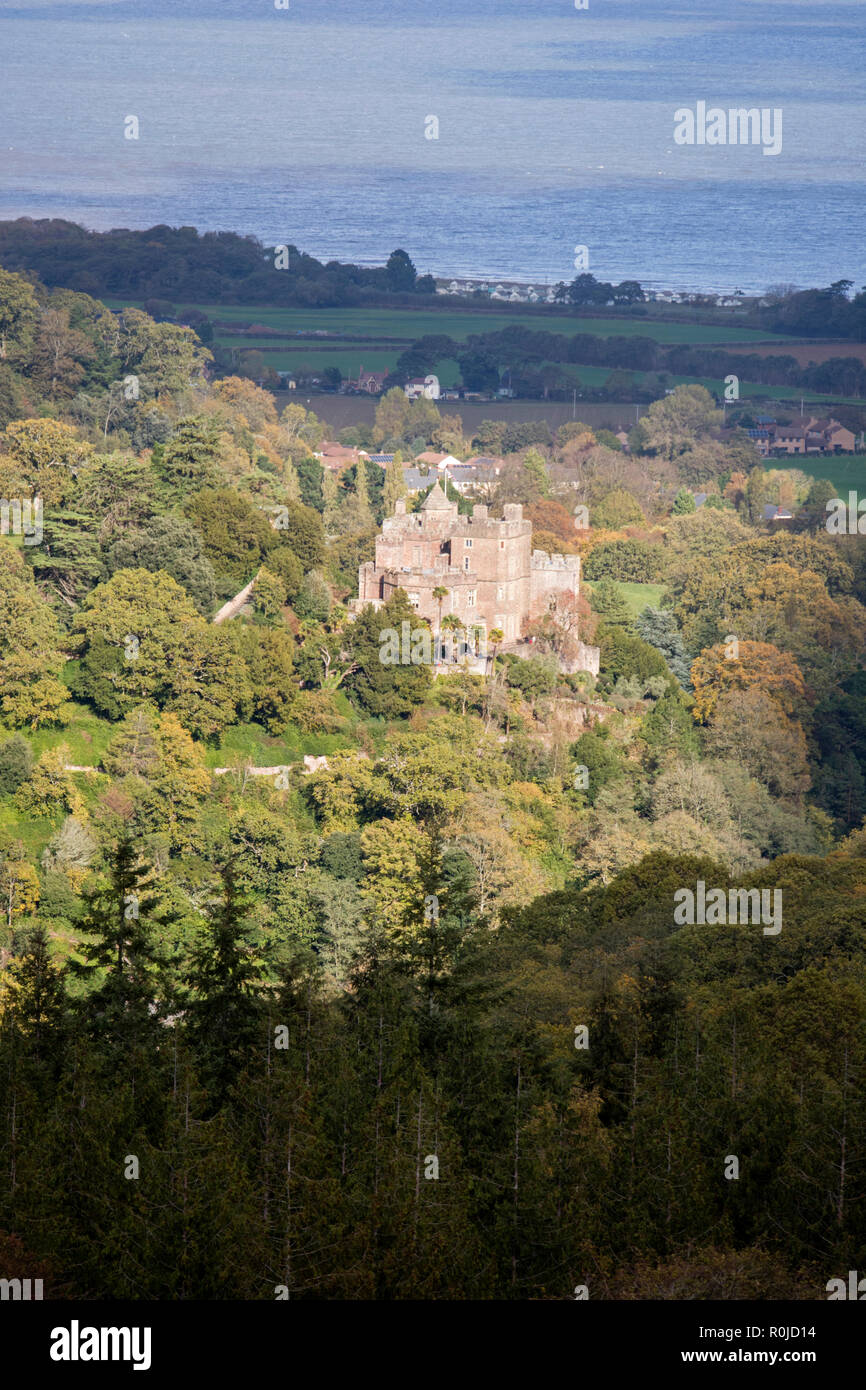 Medieval village of dunster uk hi-res stock photography and images - Alamy