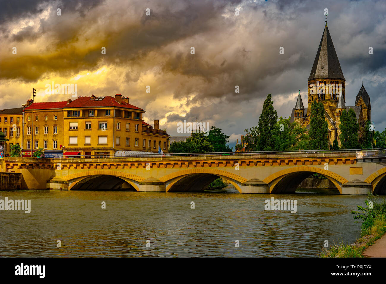 Serenem skyline hi-res stock photography and images - Alamy