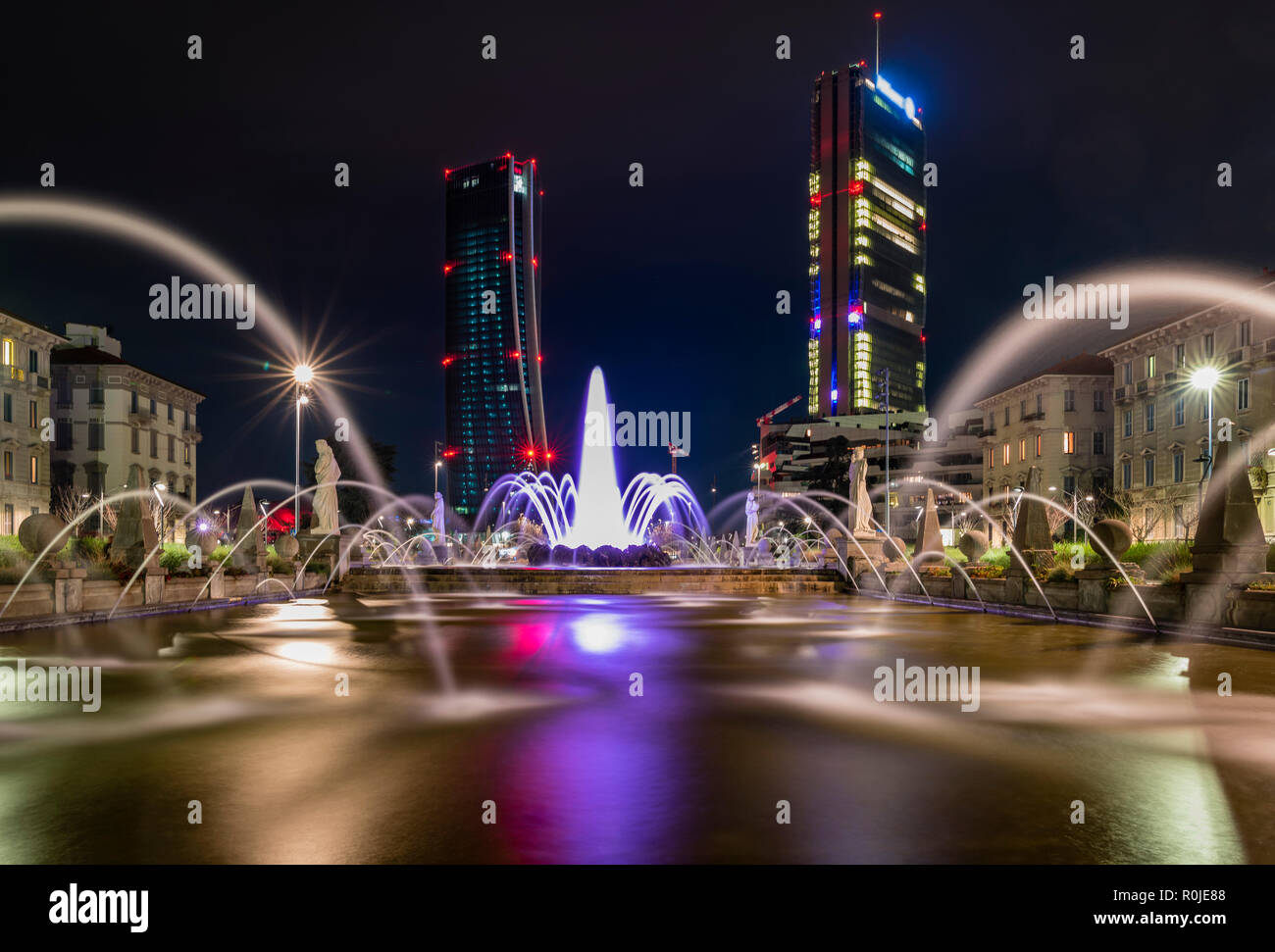 Modern giants hi-res stock photography and images - Alamy