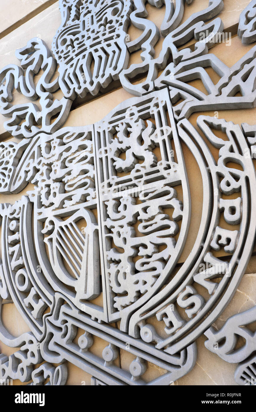 Royal coat of arms of the united kingdom hi-res stock photography and ...