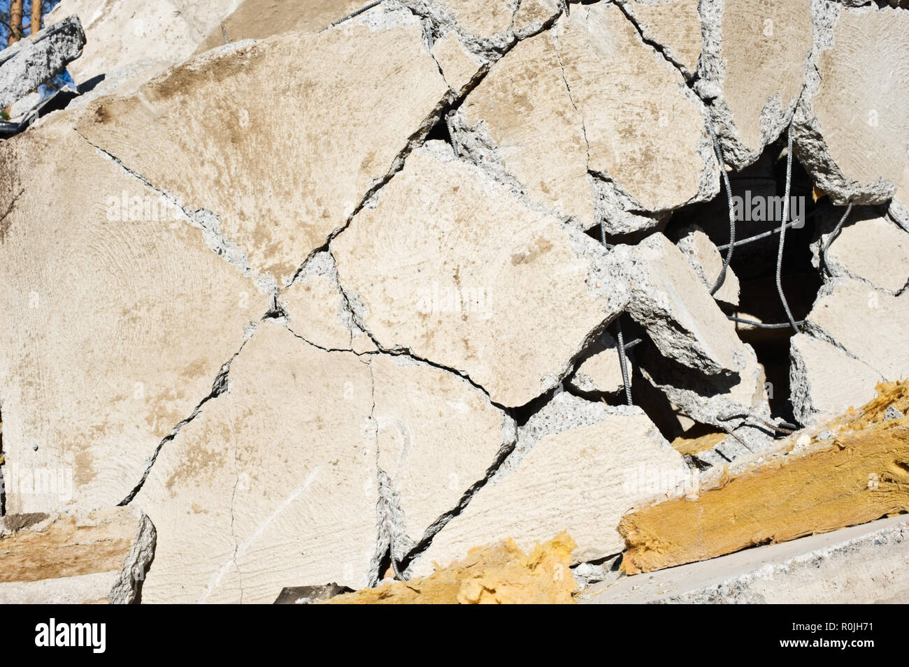Detail of a collapsed wall at a building demolition site Stock Photo ...