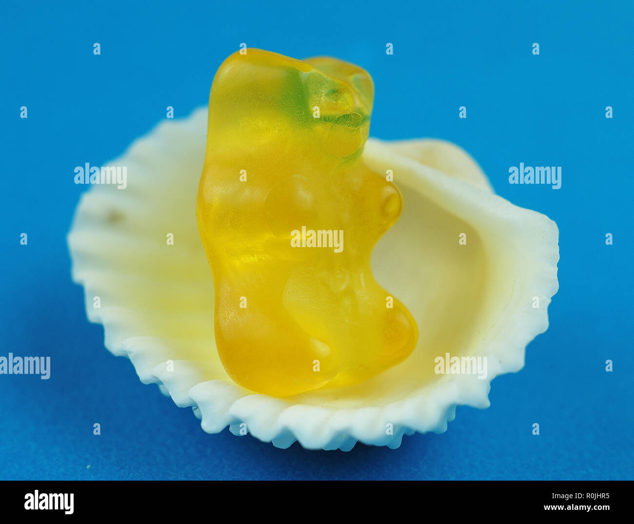 Blue gummy bear hi-res stock photography and images - Alamy