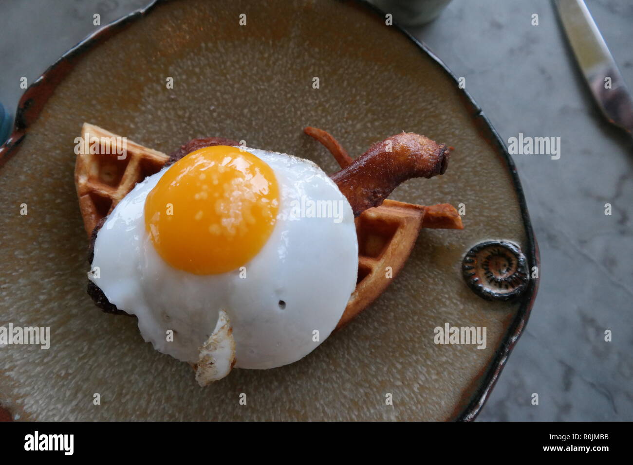 London egg building hi-res stock photography and images - Alamy
