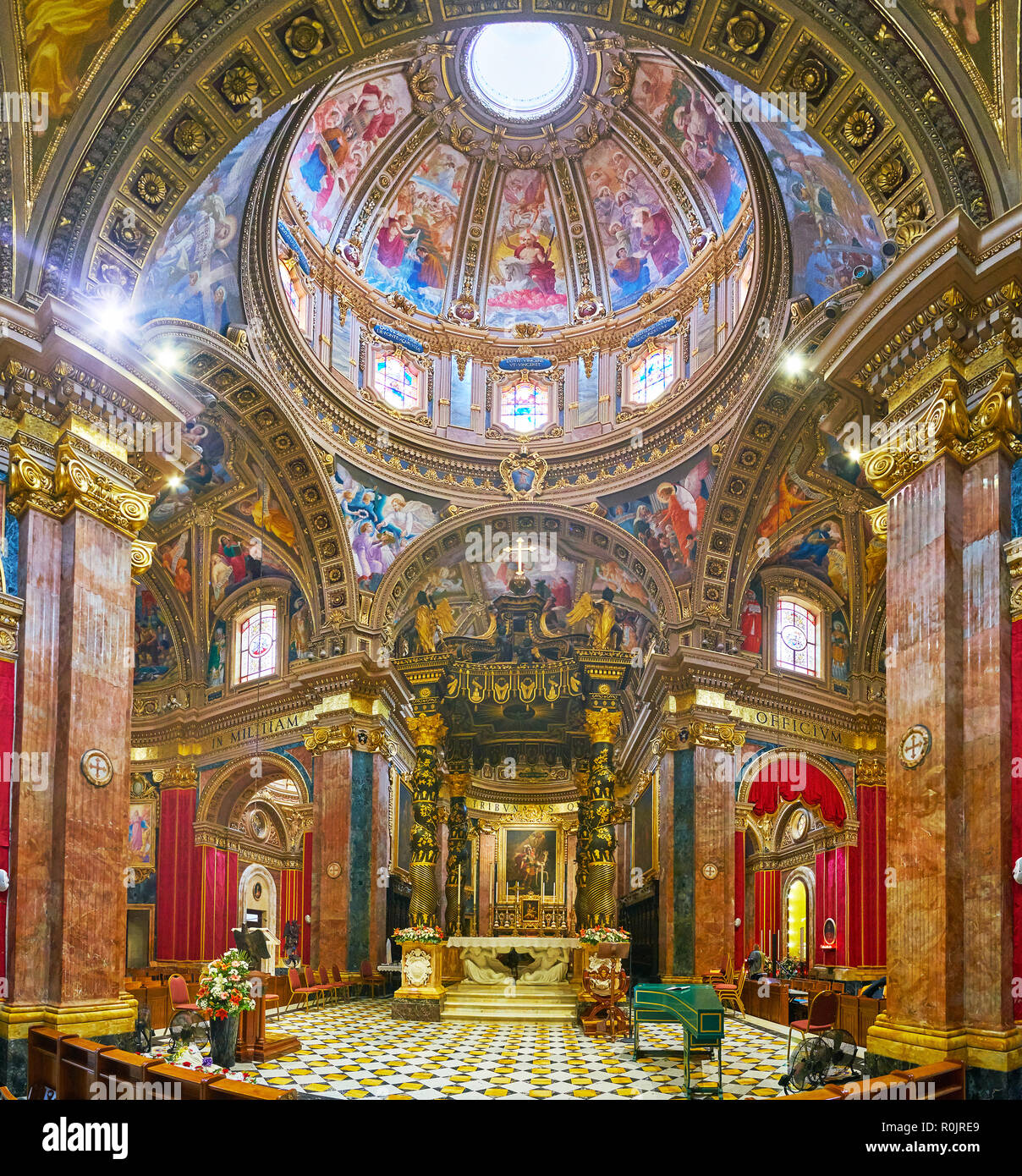 VICTORIA, MALTA - JUNE 15, 2018: Panorama of St George Parish Church ...