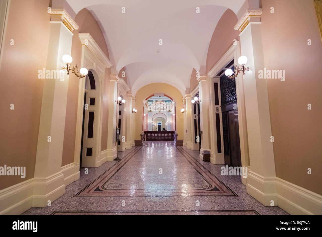 Inside sacramento state capitol building hi-res stock photography and ...