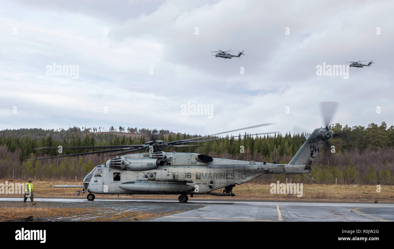 U.S. Marine Corps CH-53E Super Stallions with Marine Heavy Helicopter ...