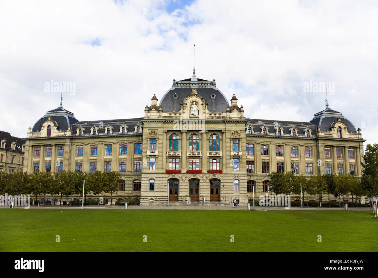 University bern building hi-res stock photography and images - Alamy