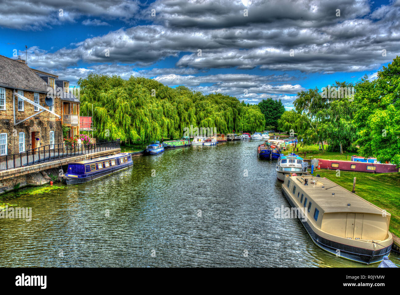 English canal scene hi-res stock photography and images - Alamy