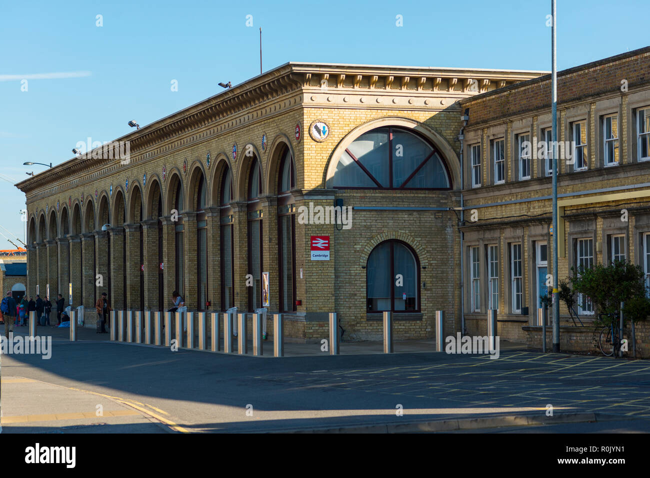 Cambridge railway station hi-res stock photography and images - Alamy