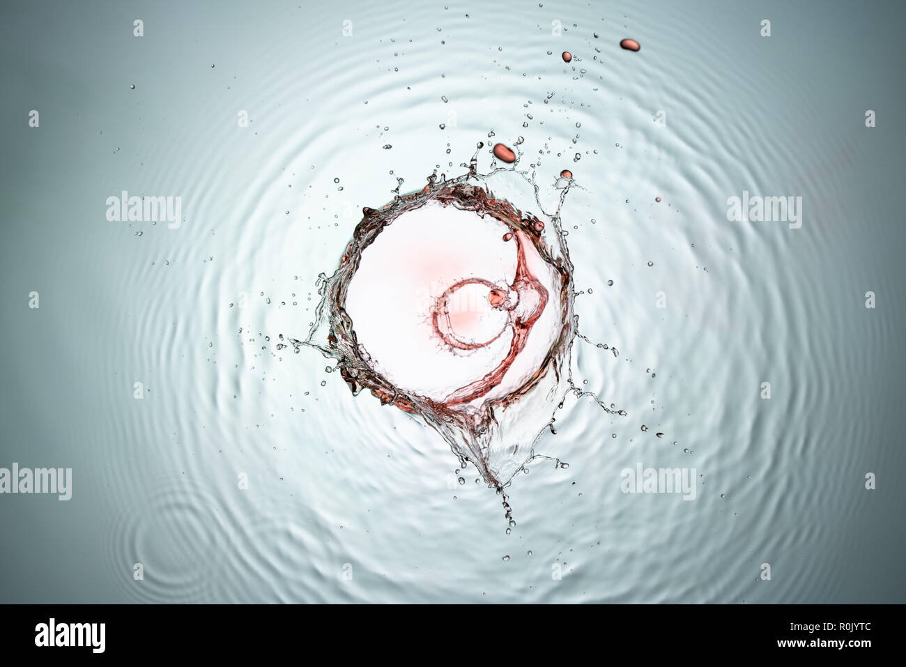 Water splash top view hi-res stock photography and images - Alamy