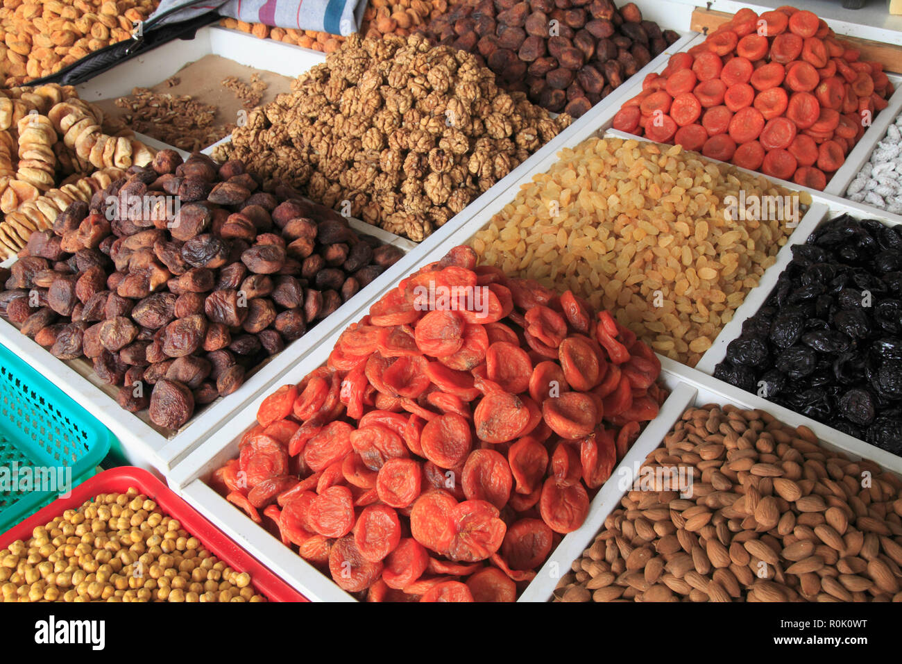Uzbekistan; Tashkent, Chorsu Bazaar, market, food, nuts, dried fruit ...