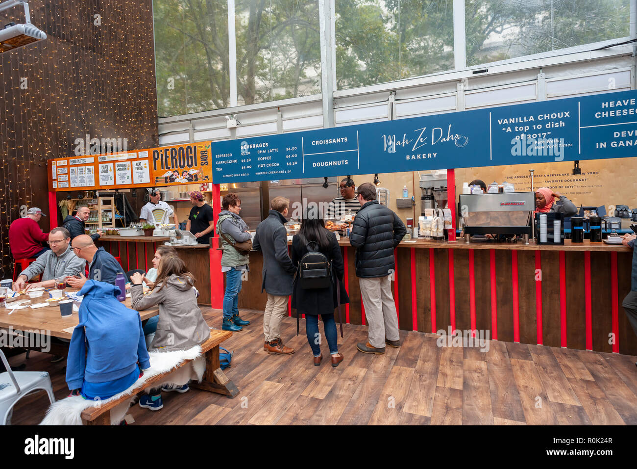 Pop up food hall hi-res stock photography and images - Alamy