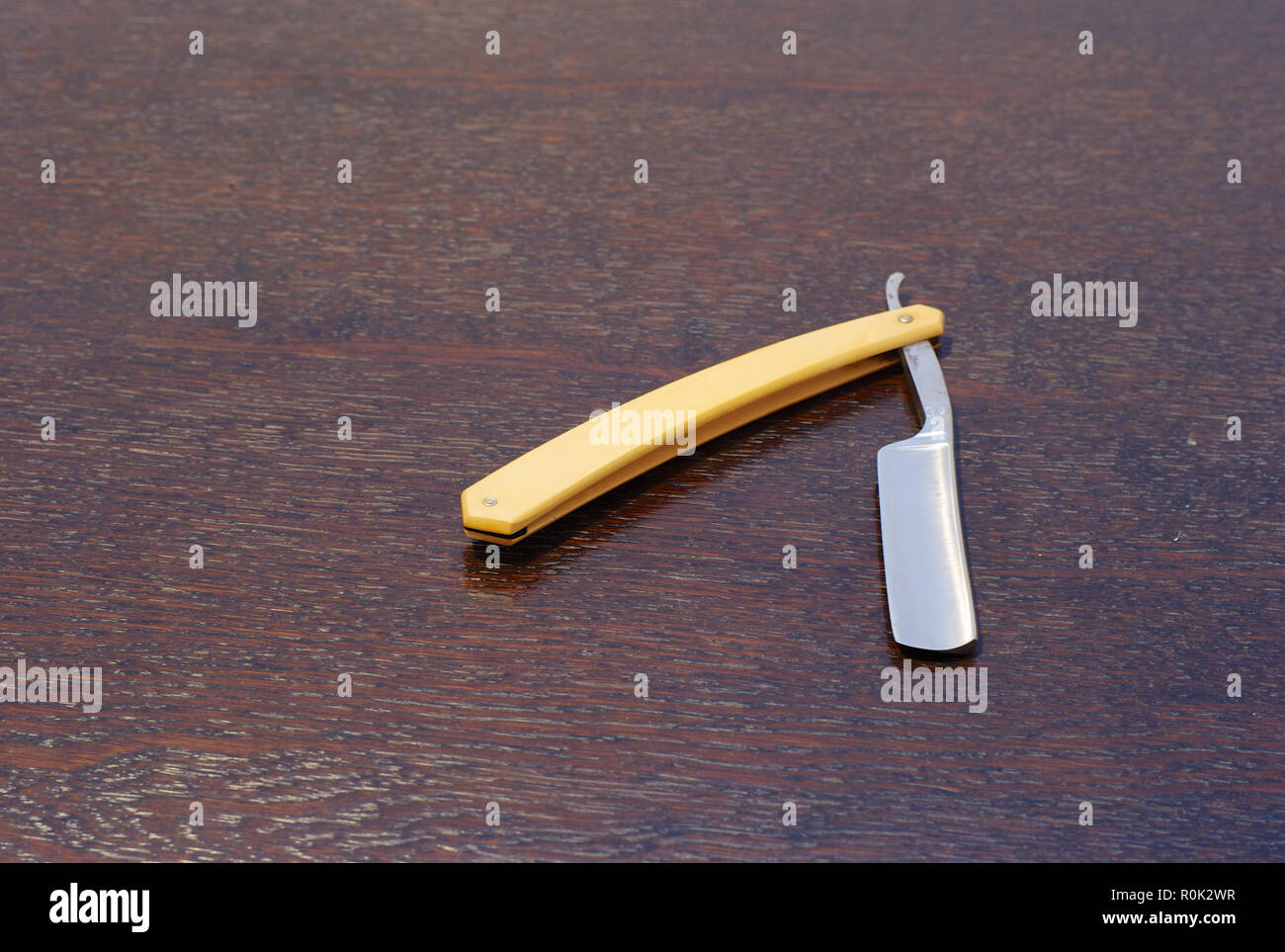 Traditional Straight Razor, Open with Boxwood Handle Stock Photo - Alamy