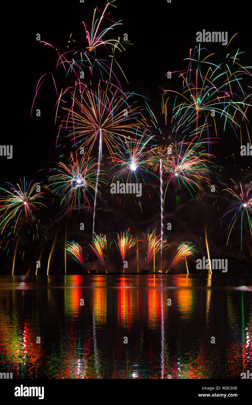 Firework reflections on water hi-res stock photography and images - Alamy