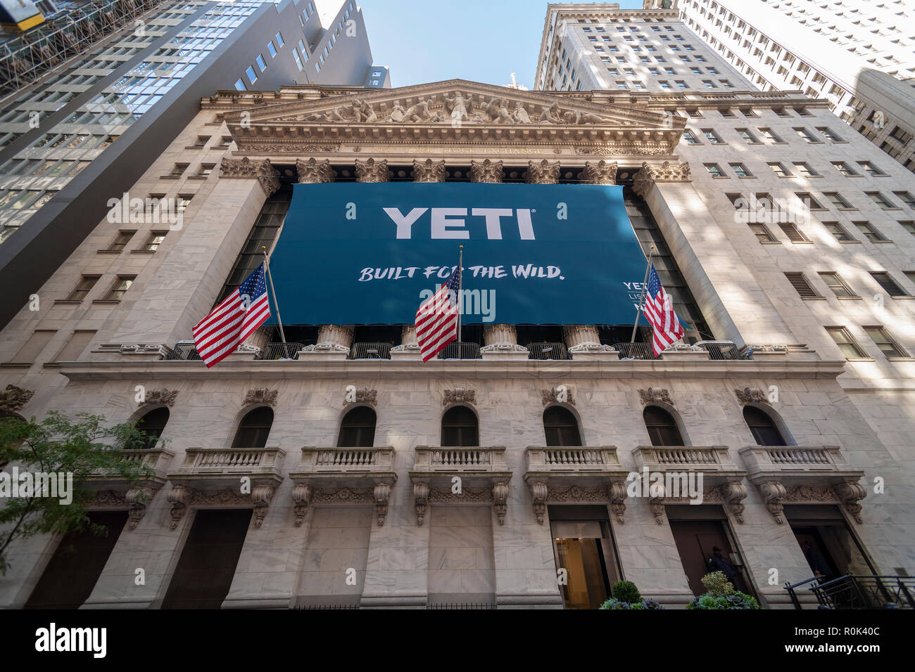 Yeti holdings hi-res stock photography and images - Alamy