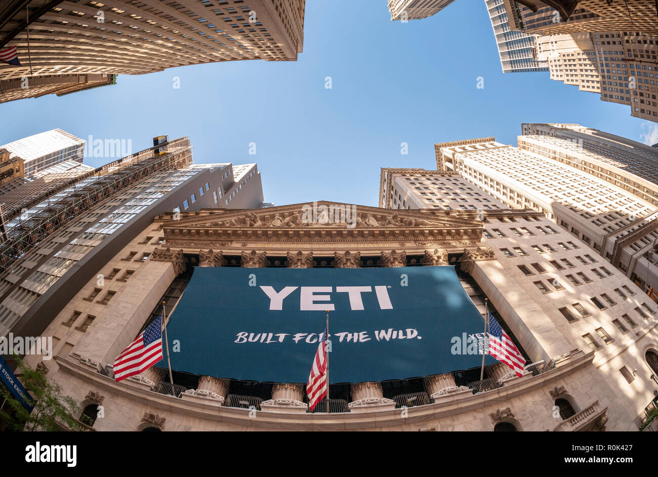 Yeti holdings hi-res stock photography and images - Alamy