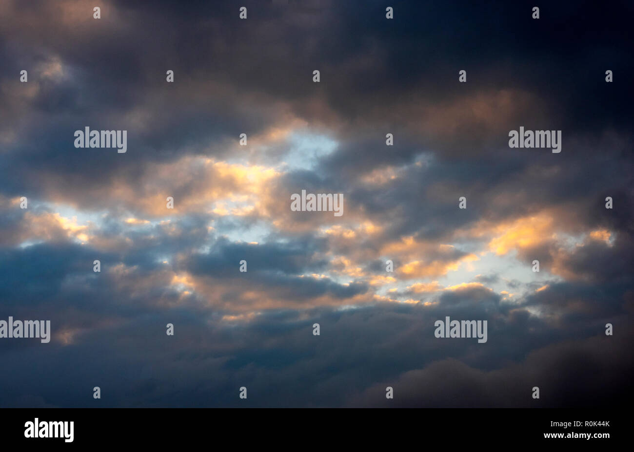 Nimbus clouds hi-res stock photography and images - Alamy