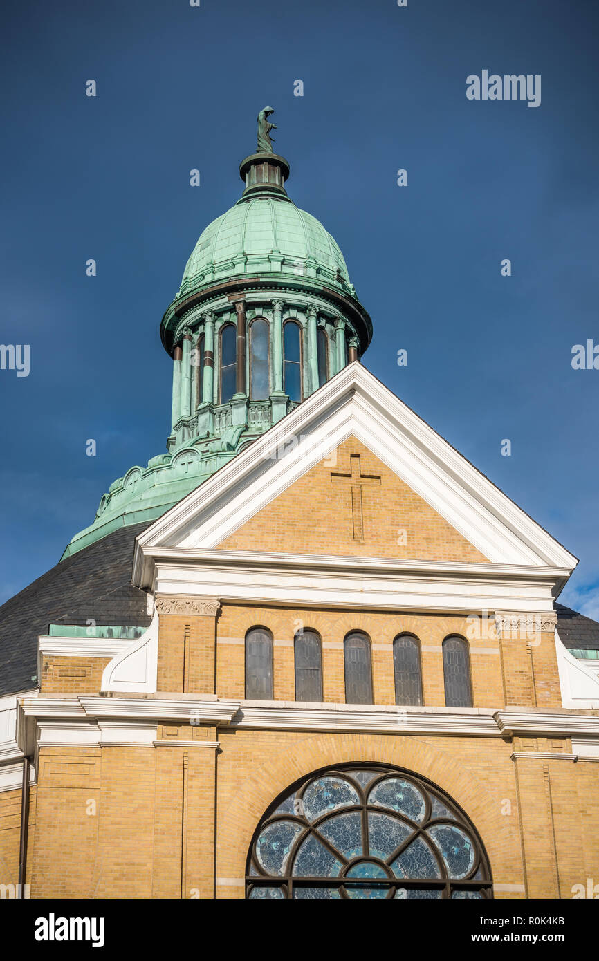 Little catholic church hi-res stock photography and images - Alamy