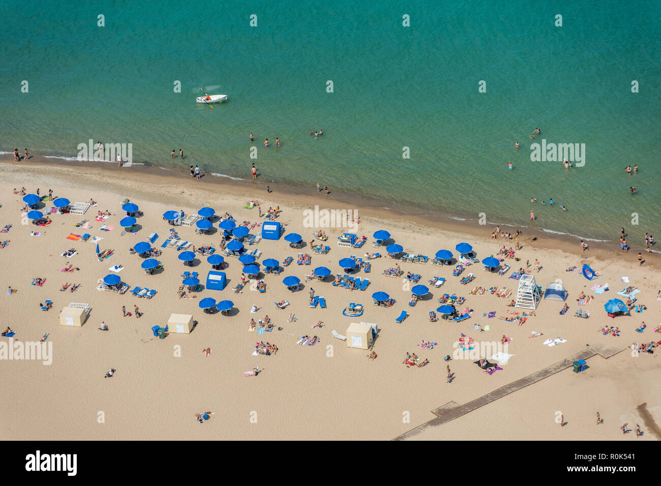 Chicago beach oak hi-res stock photography and images - Alamy
