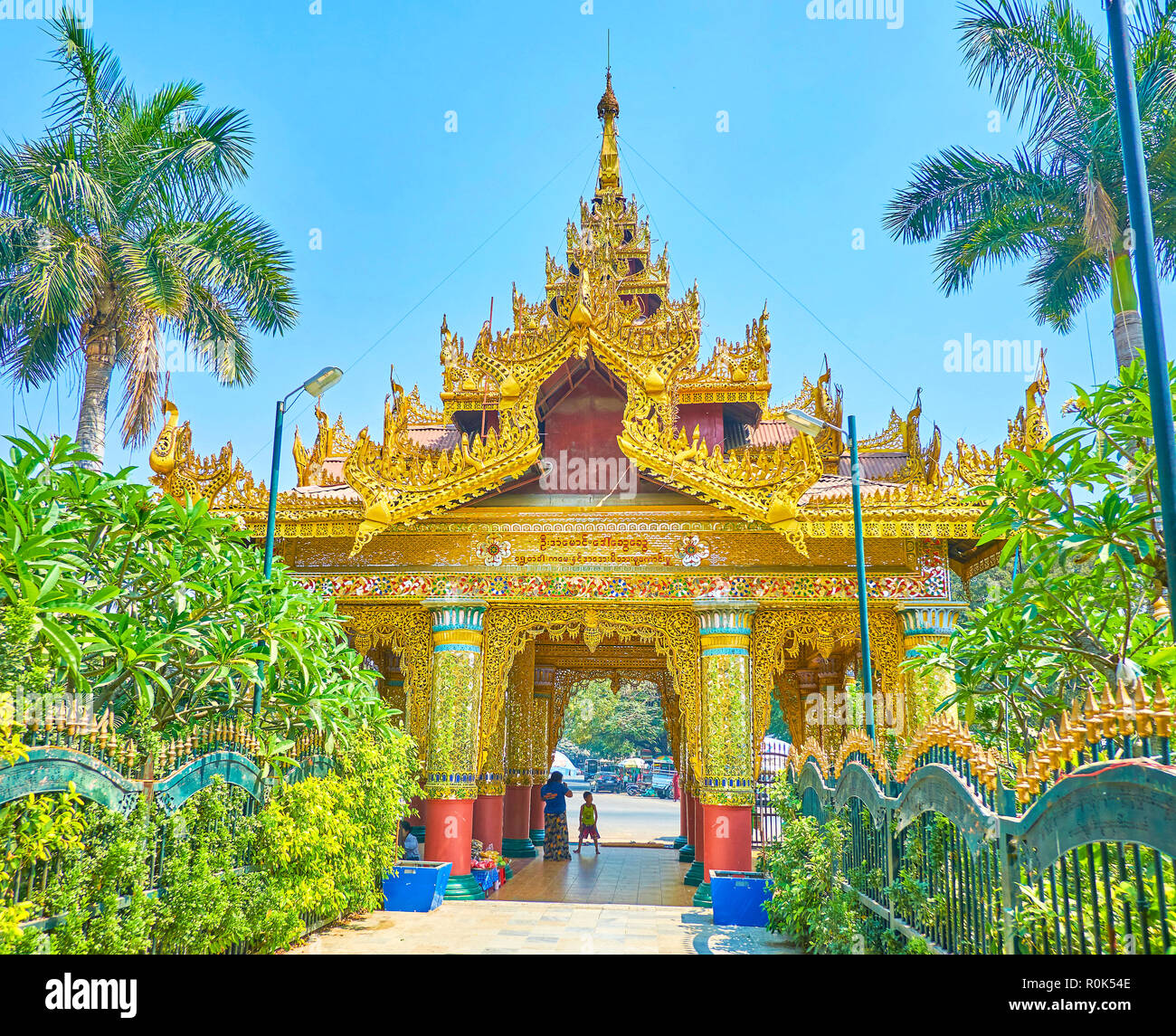 Beautiful pagoda entrance in mandalay myanmar hi-res stock photography ...