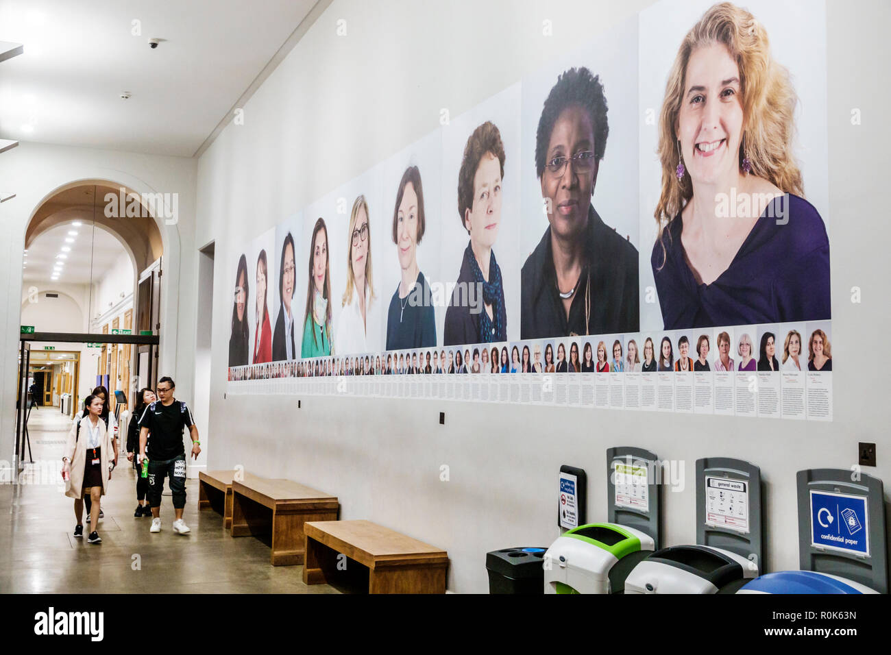 King's college london strand hi-res stock photography and images - Alamy