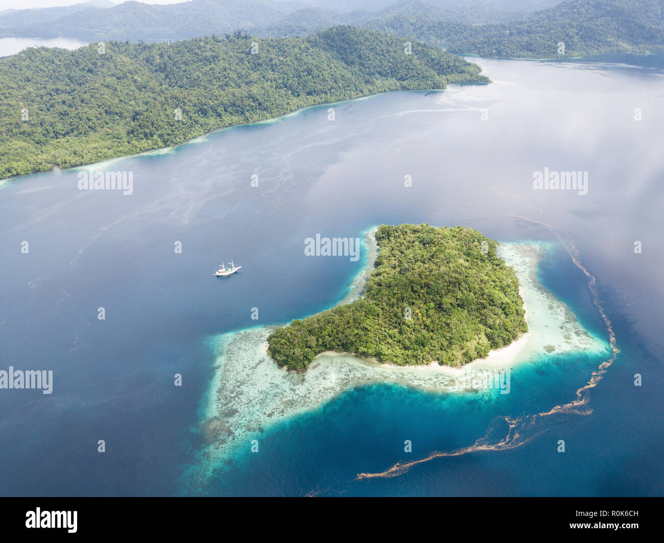 The beautiful islands near Batanta in northern Raja Ampat, Indonesia ...