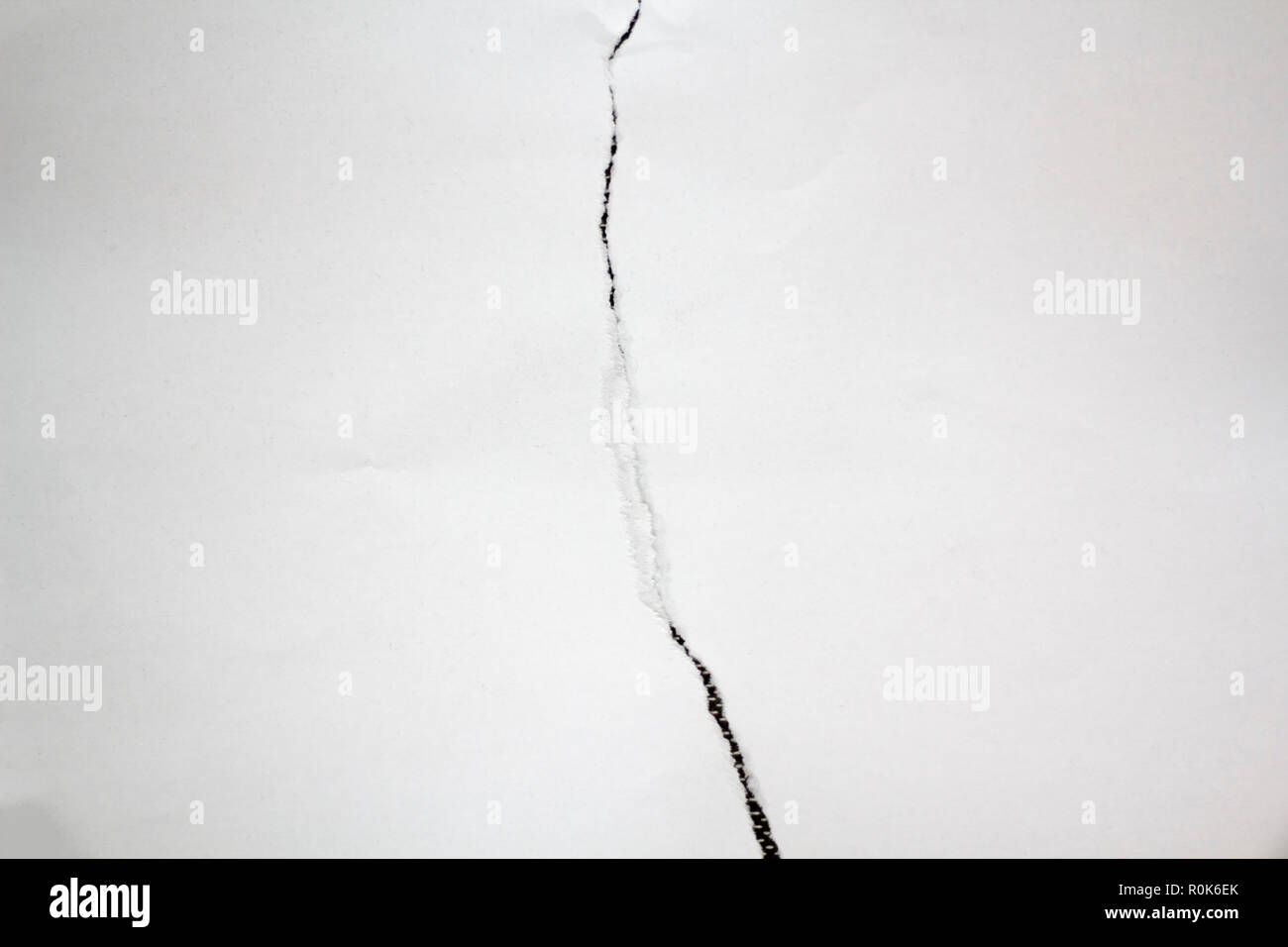 Half crumpled paper texture hi-res stock photography and images - Alamy