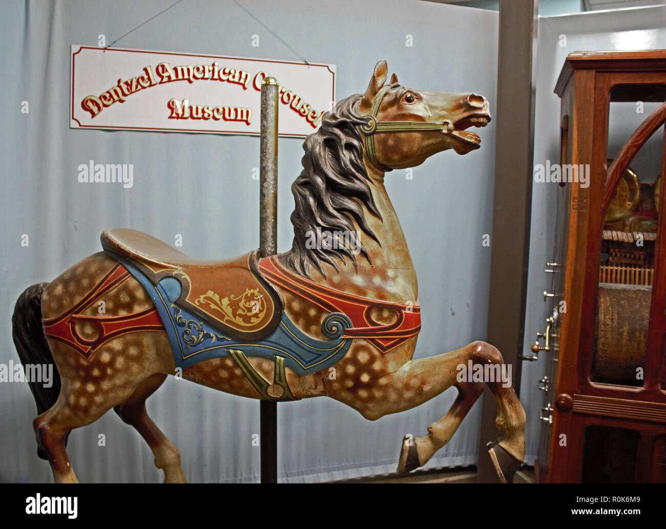 Dentzel hi-res stock photography and images - Alamy