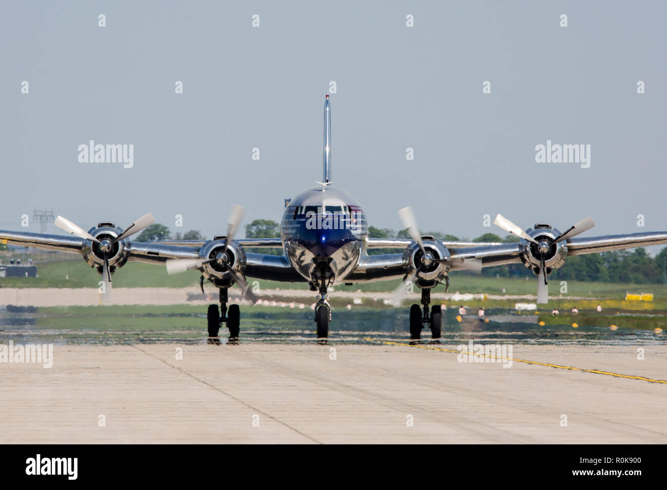 Douglas dc 6 hi-res stock photography and images - Alamy