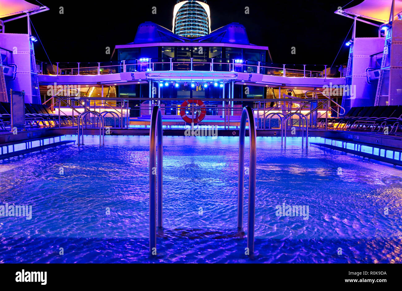 Cruise ship interior hi-res stock photography and images - Alamy