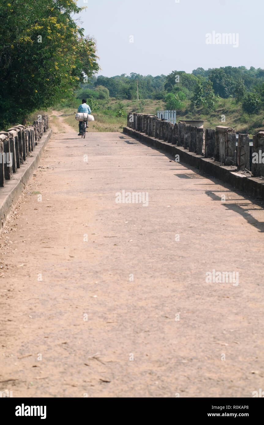 India bridge rural hi-res stock photography and images - Alamy