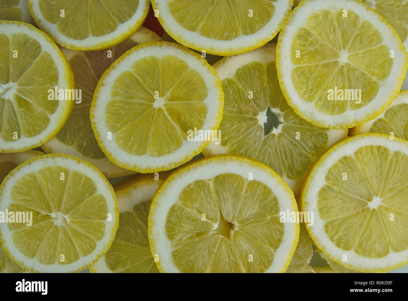 Lemons slice hi-res stock photography and images - Alamy