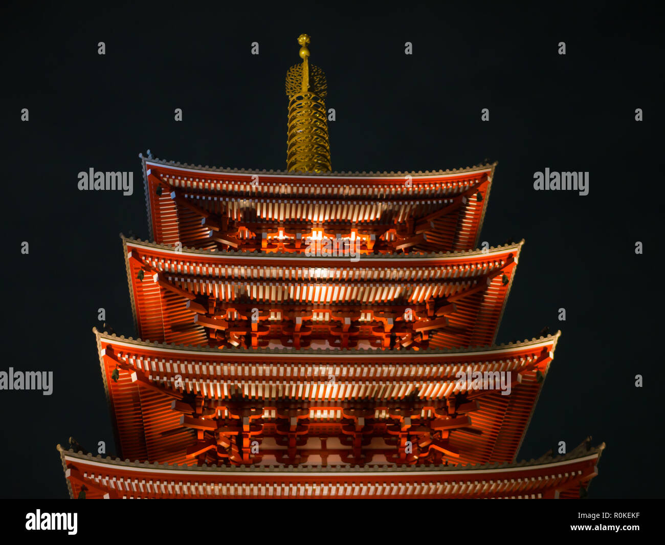 Long exposure picture of Senso-ji shrine at night. Asakusa, Tokyo ...