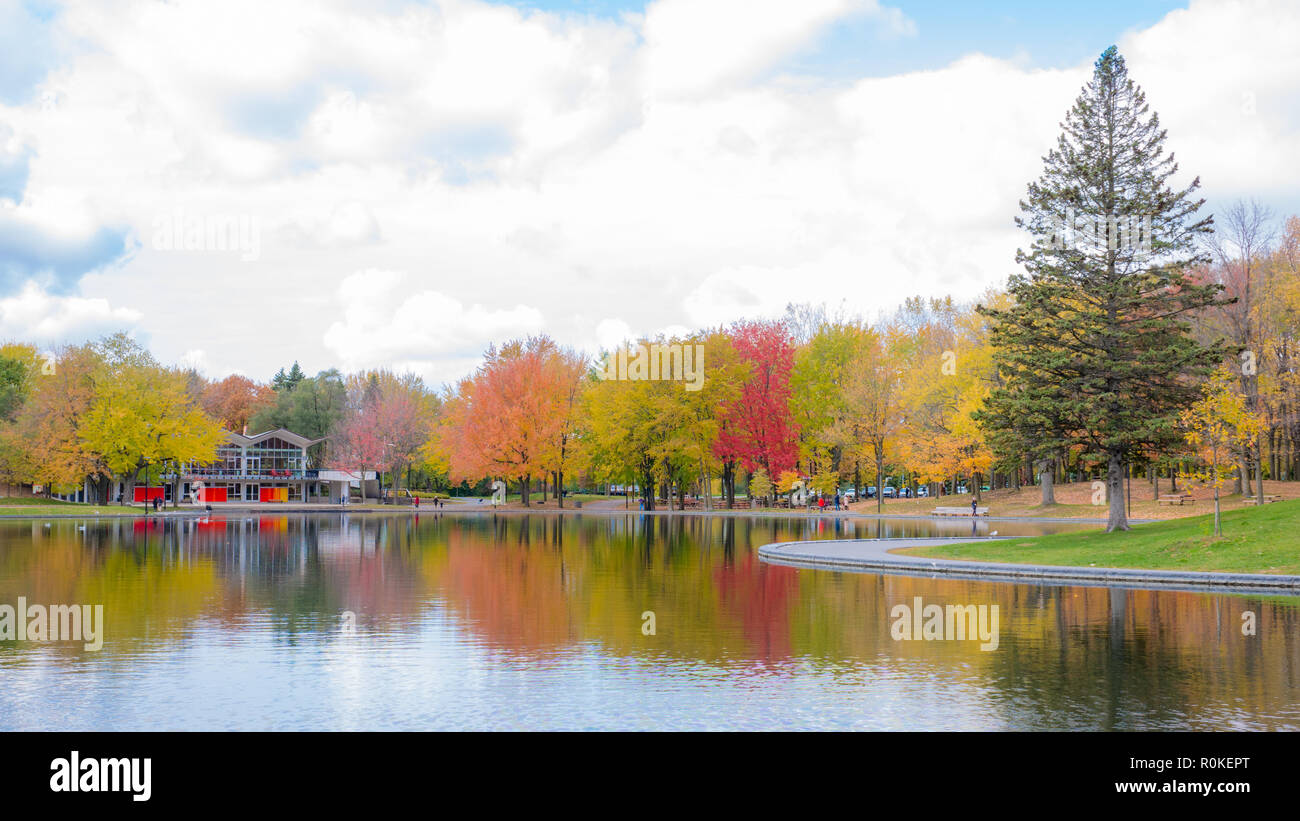 Beaver lake mount royal park hi-res stock photography and images - Alamy