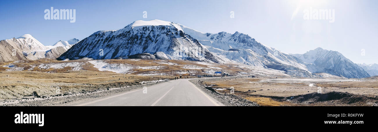 Pakistan china border hi-res stock photography and images - Alamy