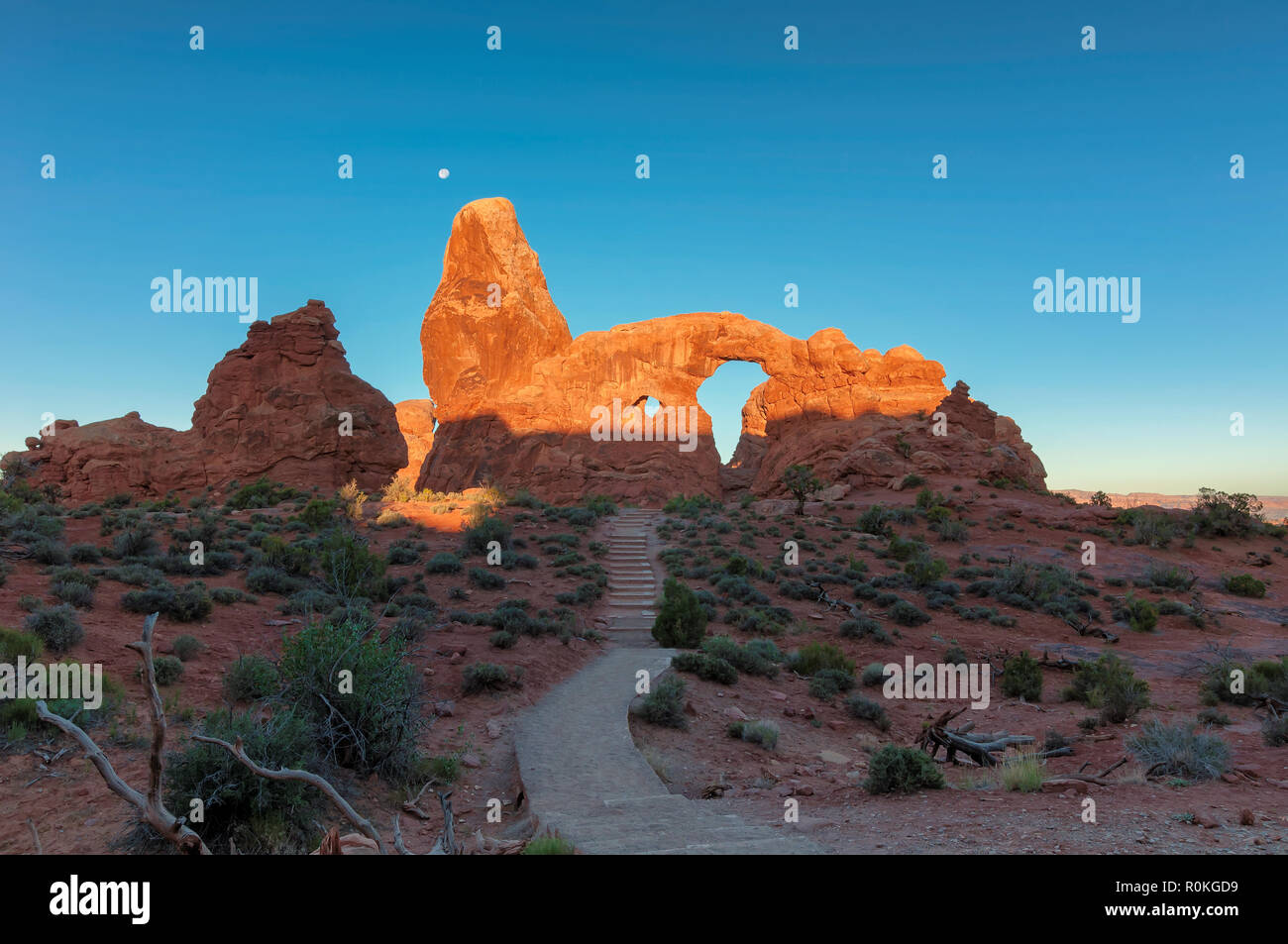 Arch arches background hi-res stock photography and images - Alamy