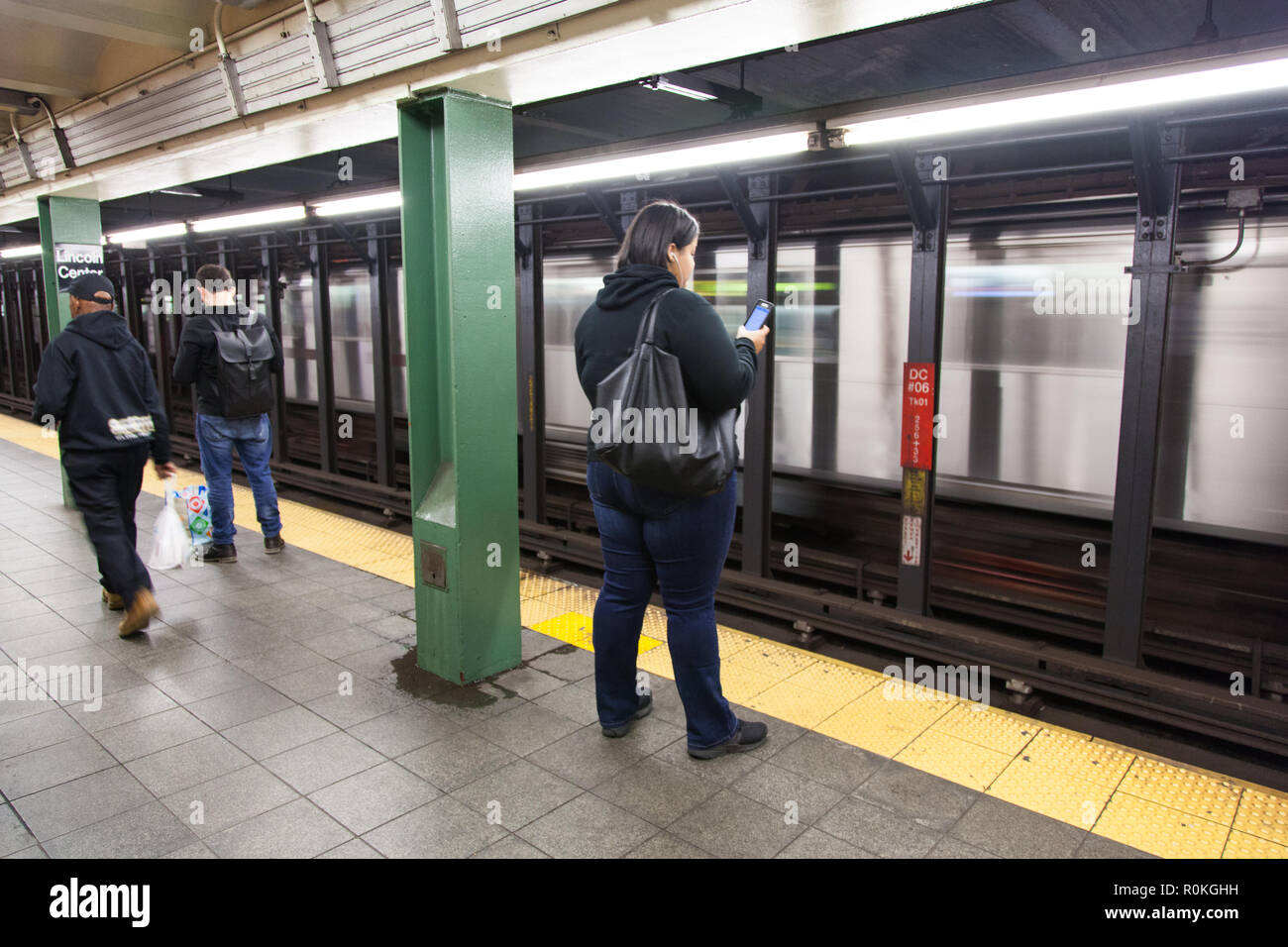 New york city usa nyc subway performing hi-res stock photography and ...