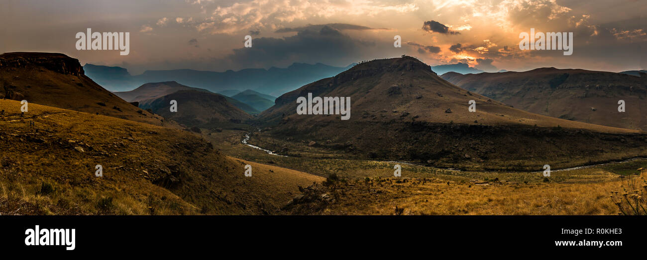 Drakensberg mountains kwazulu natal hi-res stock photography and images ...