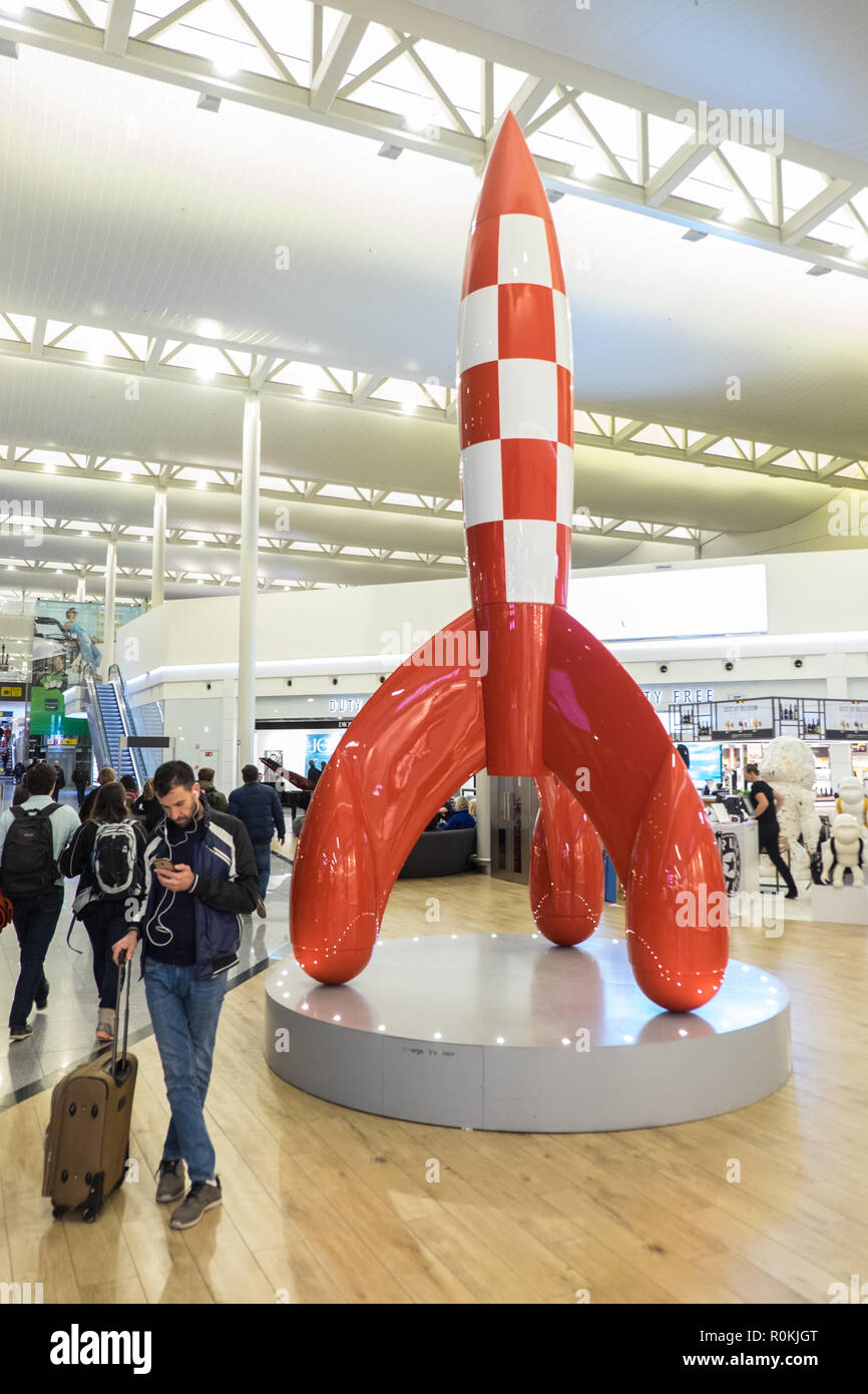 Tintin rocket hi-res stock photography and images - Alamy