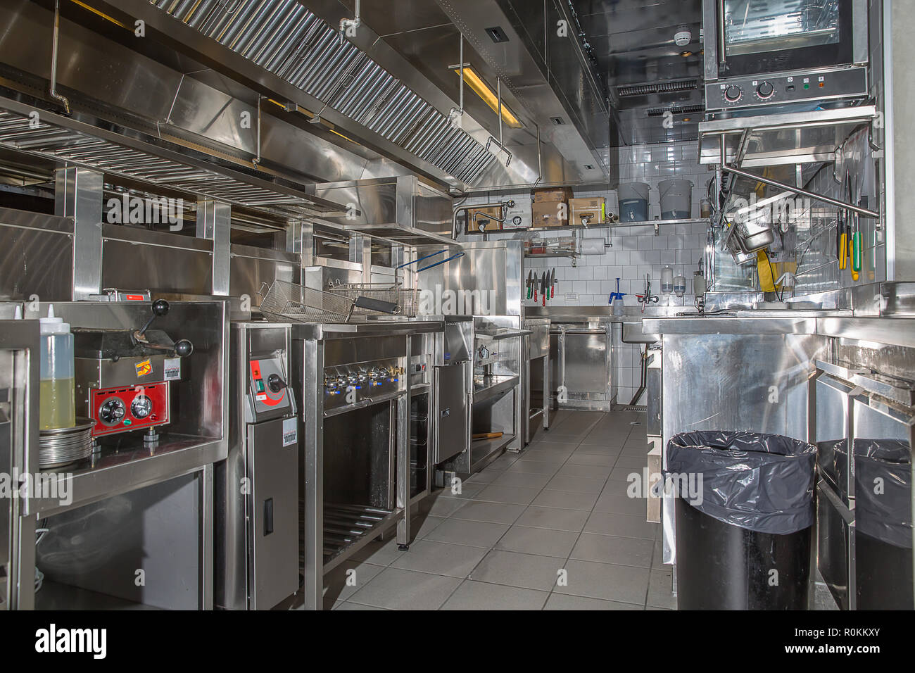 Professional kitchen, view counter in stainless steel Stock Photo - Alamy