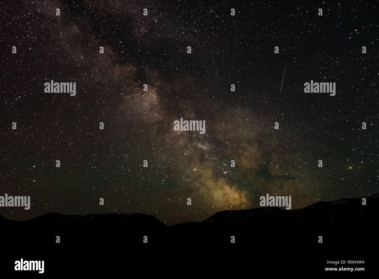 Stars over mountains hi-res stock photography and images - Alamy